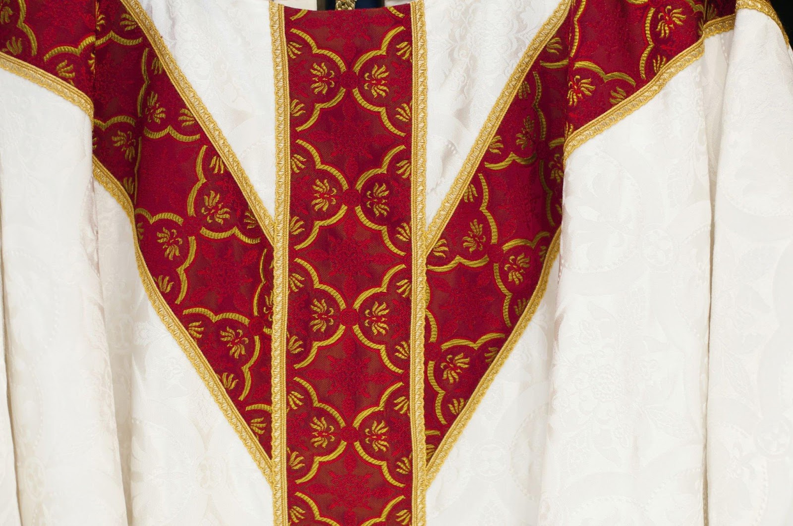 Your Ultimate Guide for Orthodox Liturgical Vestments - shop manoir